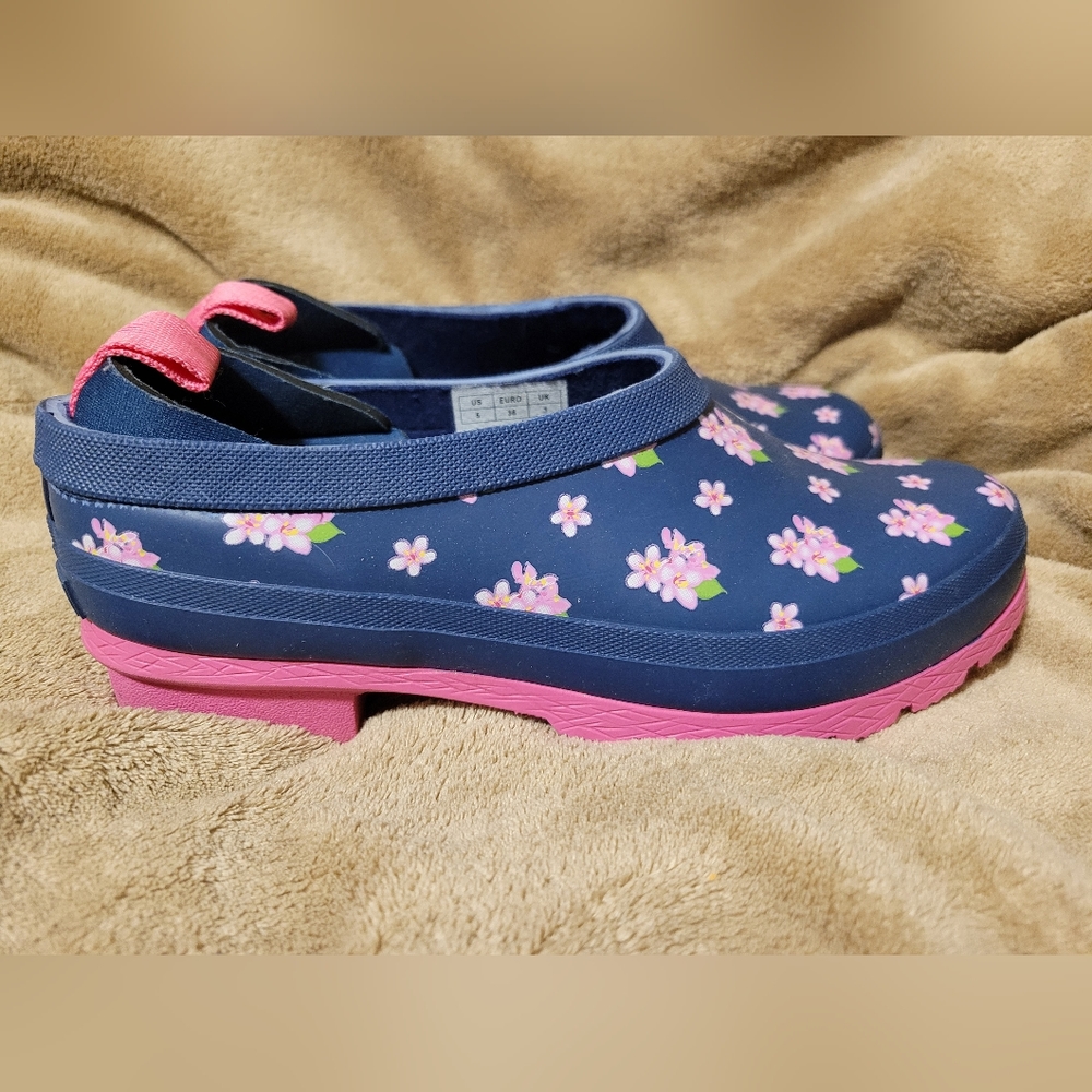 Laura Ashley Rain Garden Shoes Size 5 - Gem